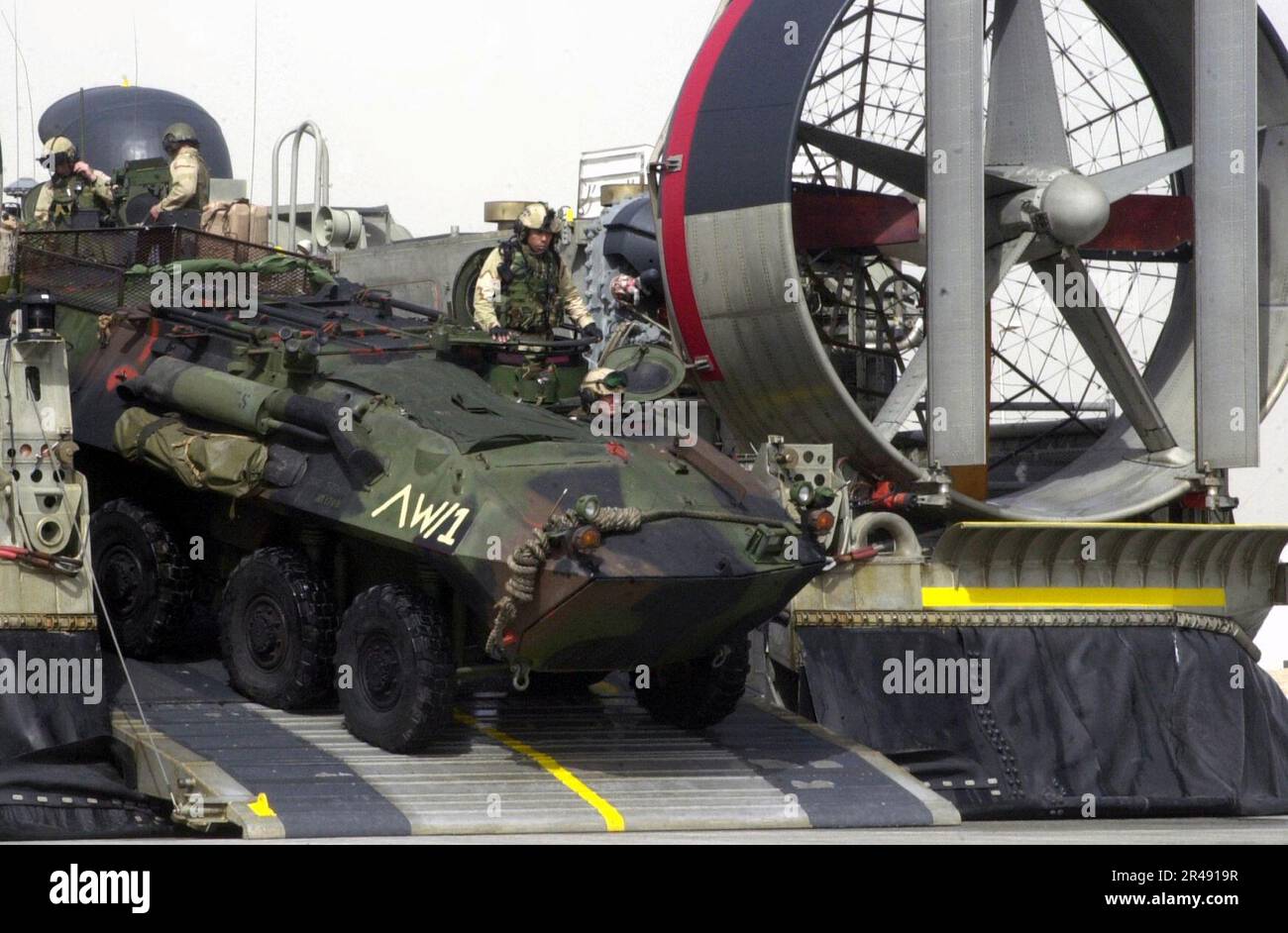 US Navy U. S. Marine LARV off-loads from LCAC Stock Photo - Alamy