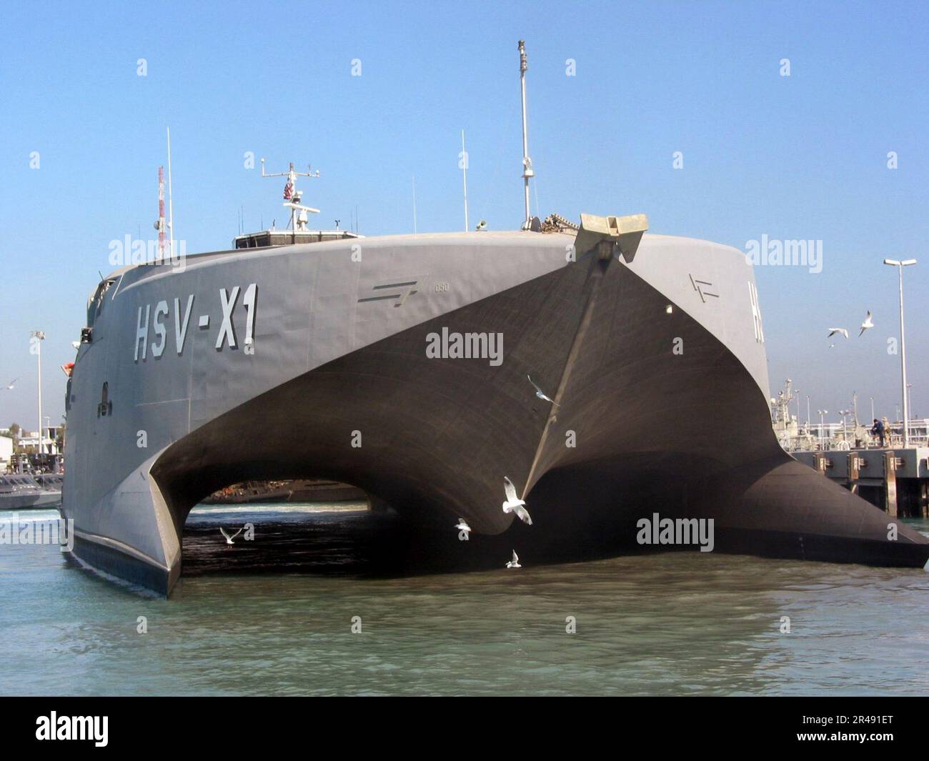 US Navy The Navy's Joint Venture (HSV-X1), a high-speed, sealift ...