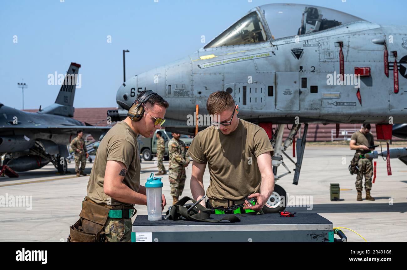 U.S. Air Force Airmen 1st Class Blaze Winter and Benjamin Lenaker, 25th ...