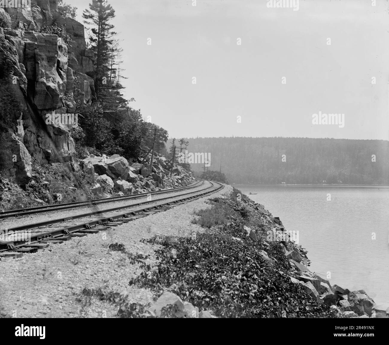 Devil's Lake, Wis., the Nose, between 1880 and 1899 Stock Photo - Alamy