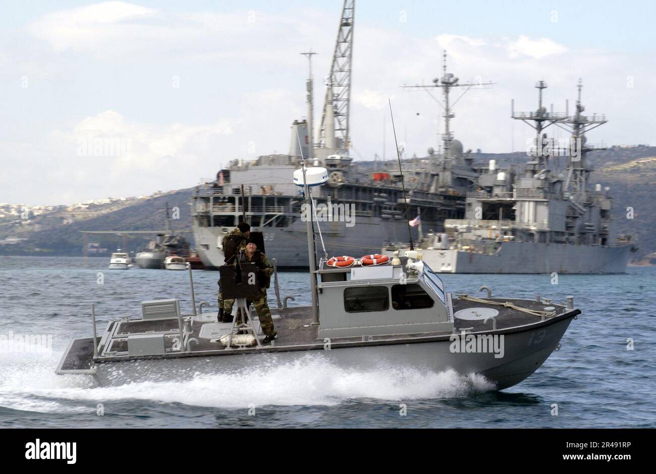 US Navy A 27-foot patrol boat assigned to U.S . Naval Coastal Warfare ...