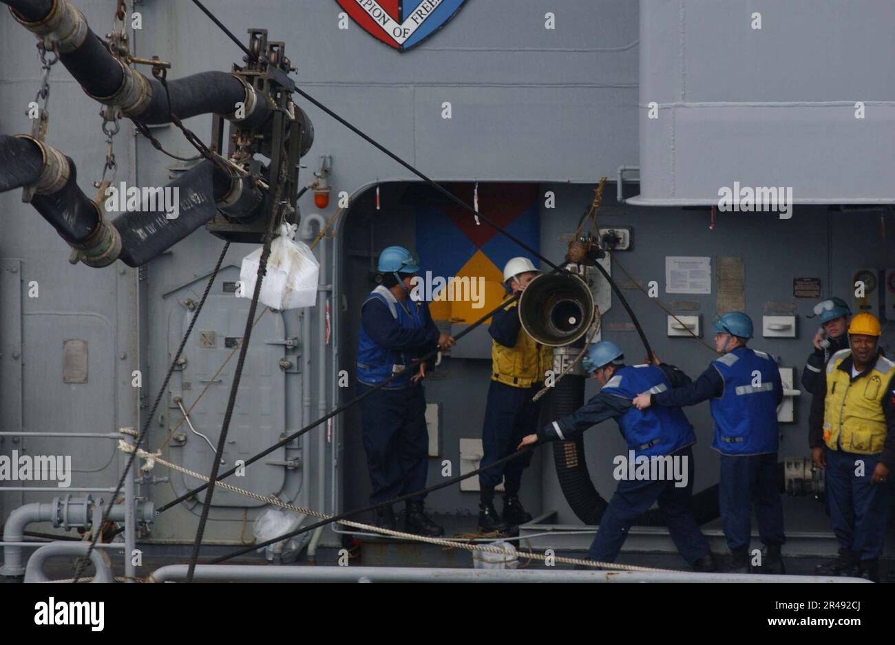 US Navy The fast combat support ship USS Sacramento (AOE 1) sends ...
