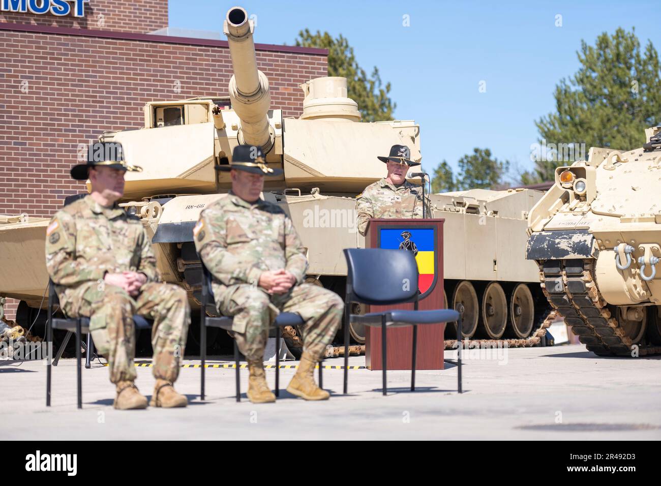 The 204th Regional Training Institute conducts a change of command ...