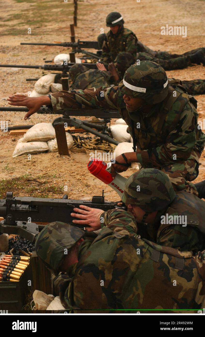 US Navy .S. Navy reservists assigned to Naval Construction Force ...