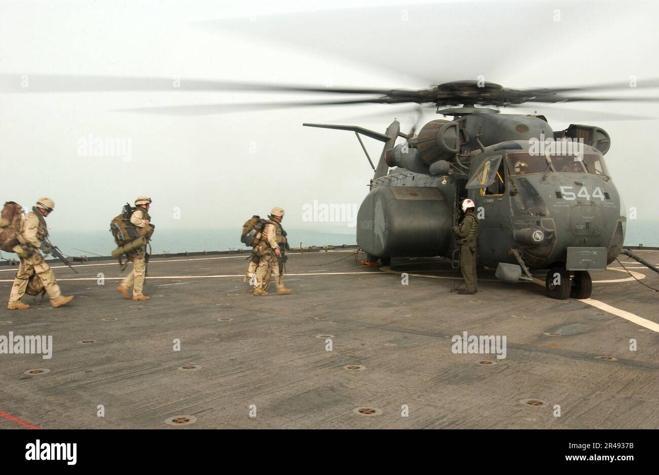 US Navy Dive Platoon service members assigned to Commander Task Unit ...