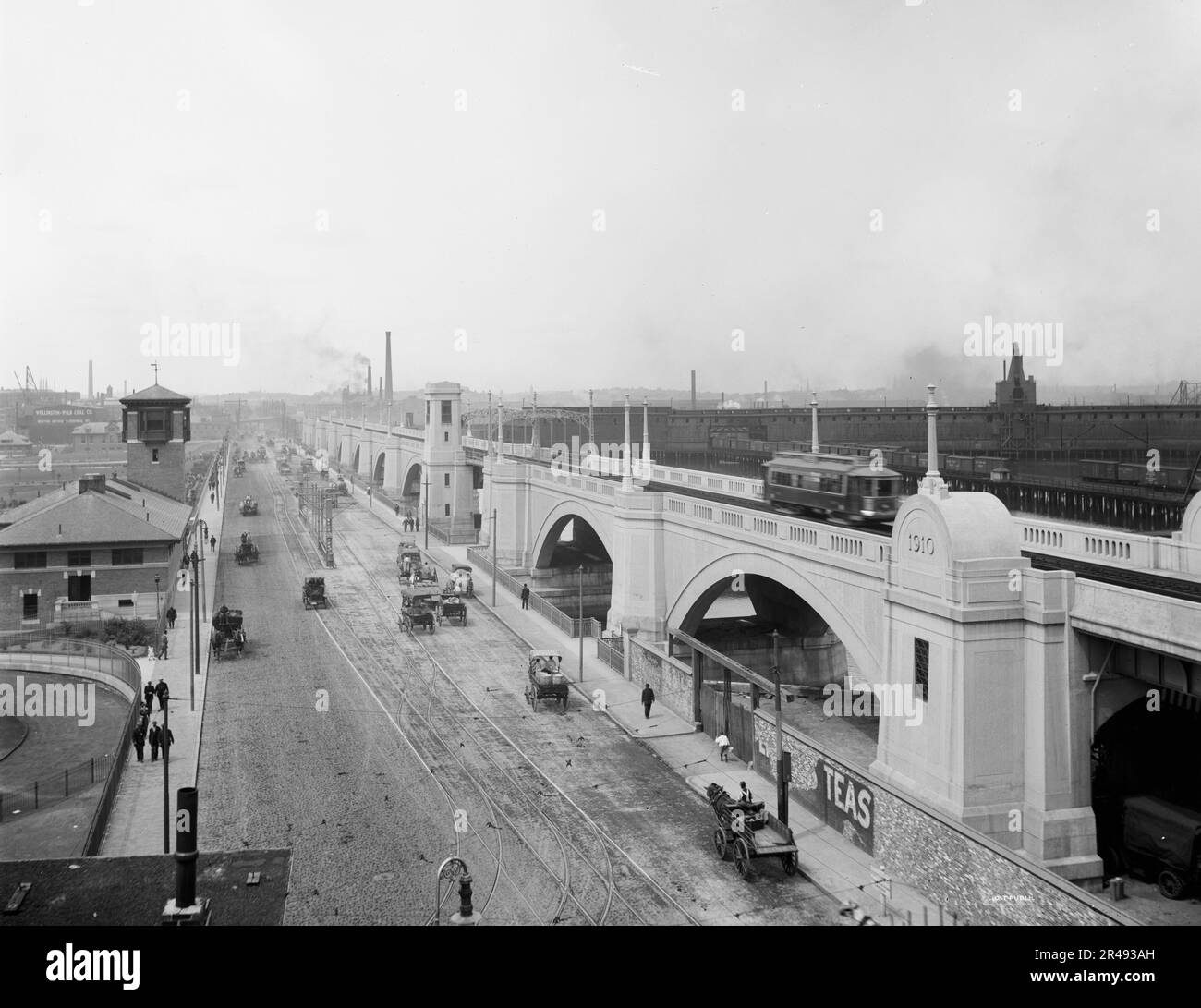 Cambridge boston bridge Black and White Stock Photos & Images - Alamy