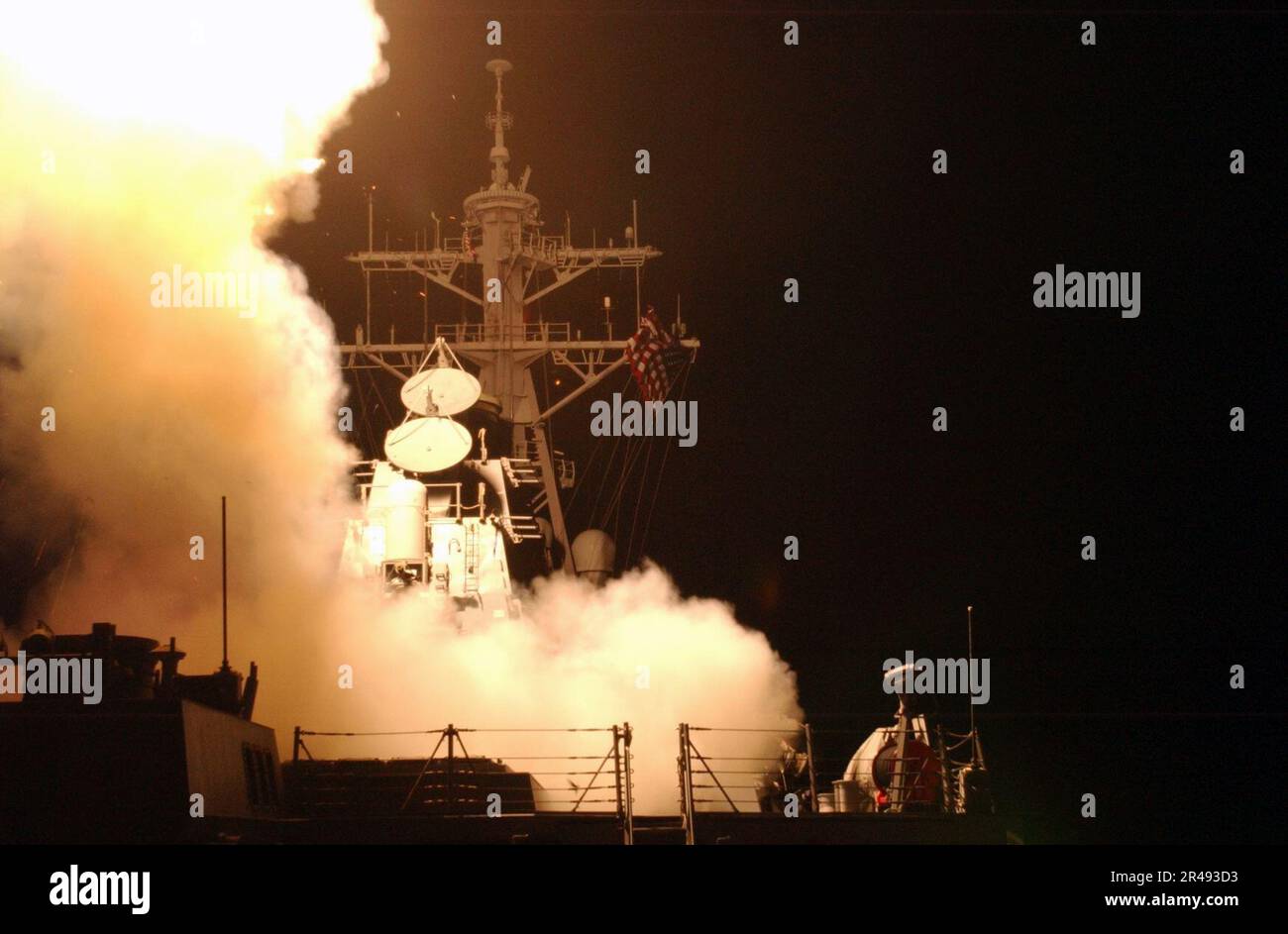 US Navy The Arleigh Burke-class guided missile destroyer USS Donald ...