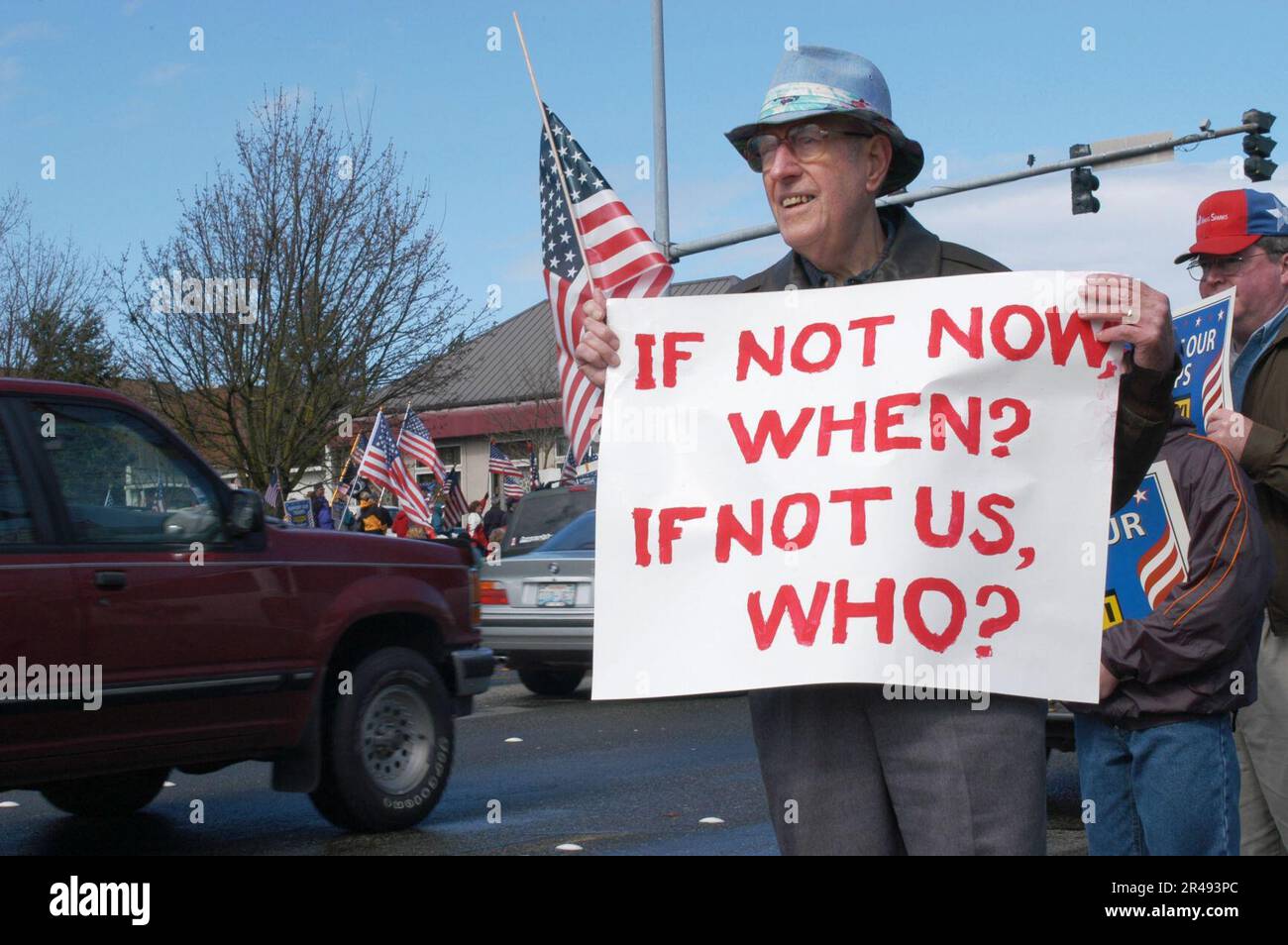 US Navy Local residents take part in a troop support rally in Bellevue ...