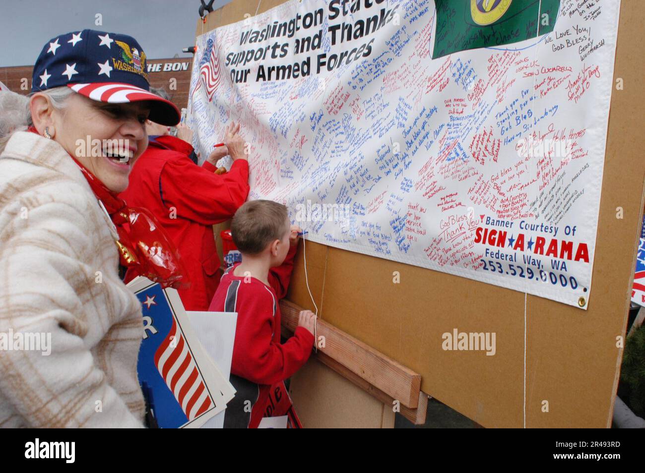 US Navy Local residents take part in a troop support rally in Bellevue ...
