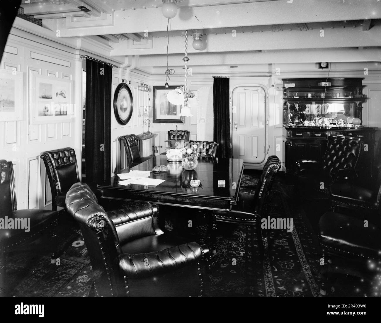 Uss san francisco photograph hi-res stock photography and images - Alamy