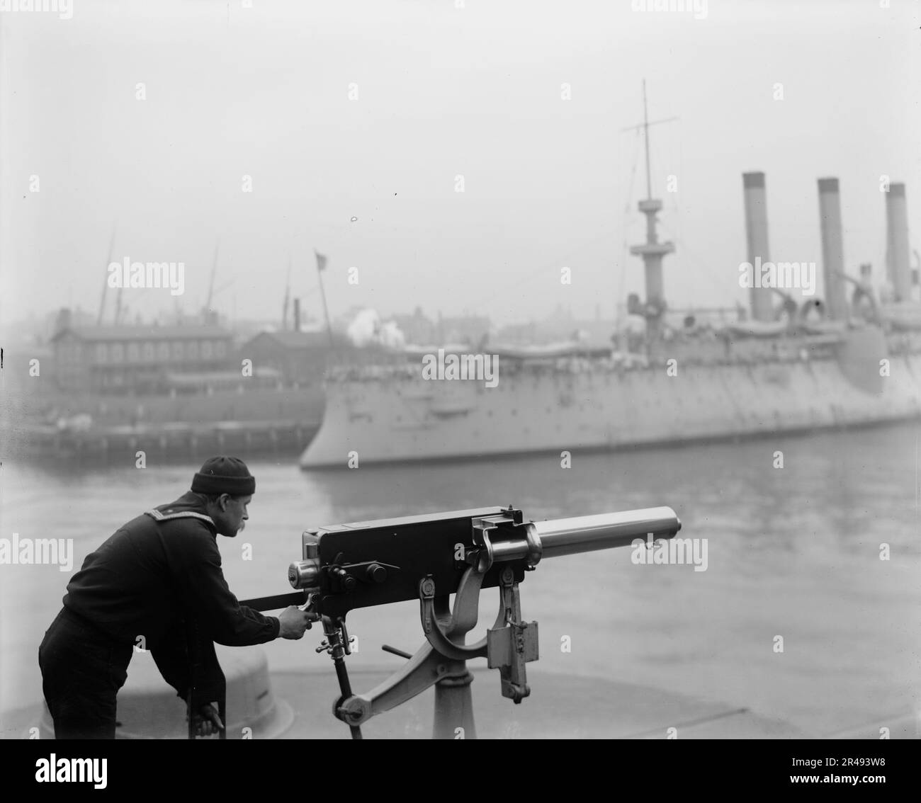 Machine gun at Brooklyn Navy Yard, between 1890 and 1901 Stock Photo ...