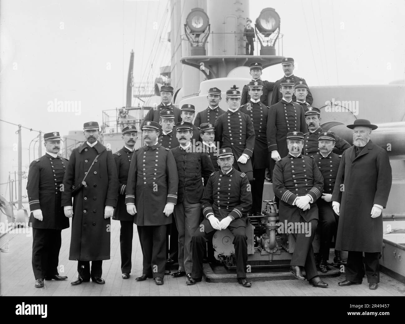 Brooklyn naval ship 1900s hi-res stock photography and images - Alamy