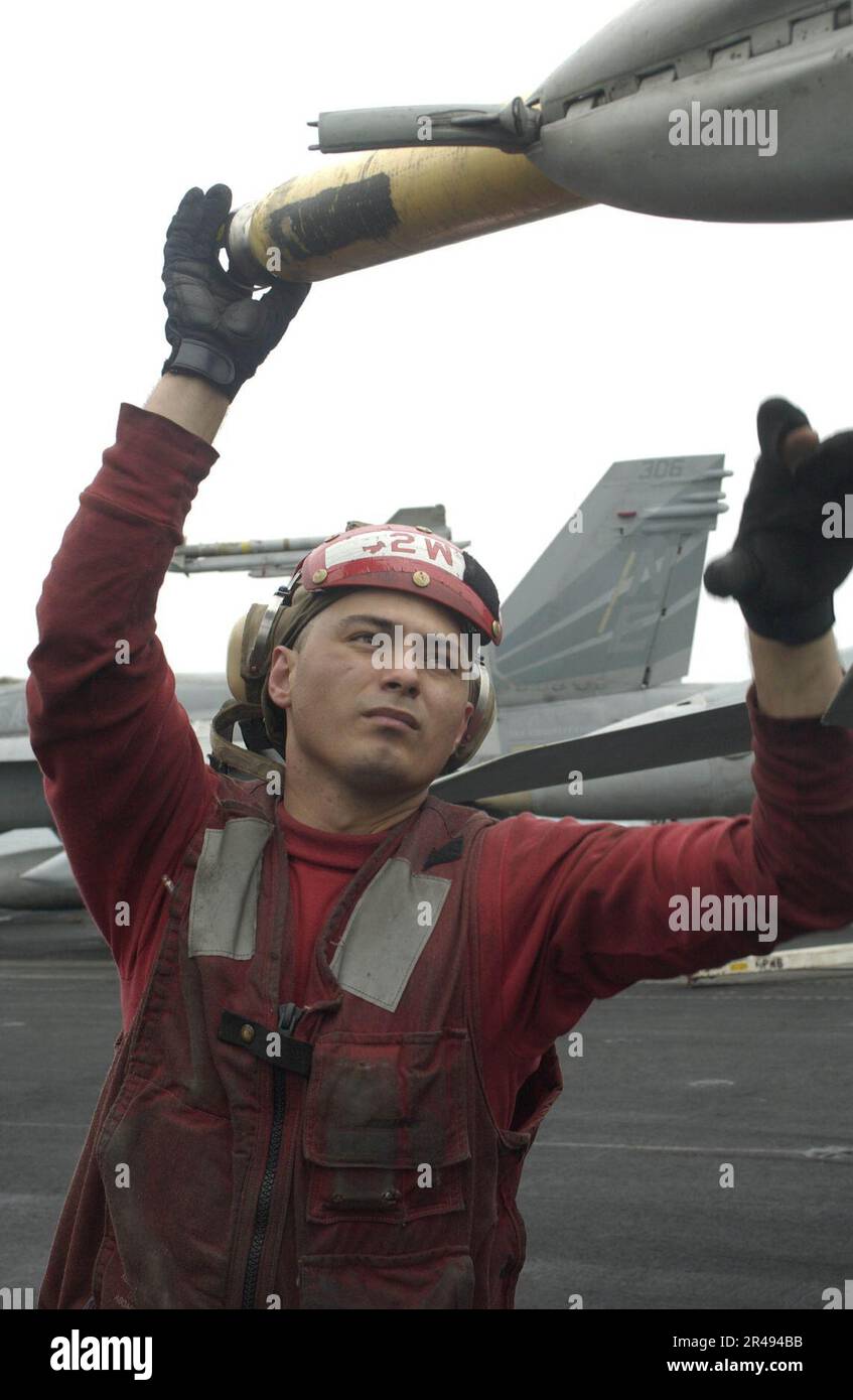 US Navy Aviation Ordnanceman Stock Photo - Alamy