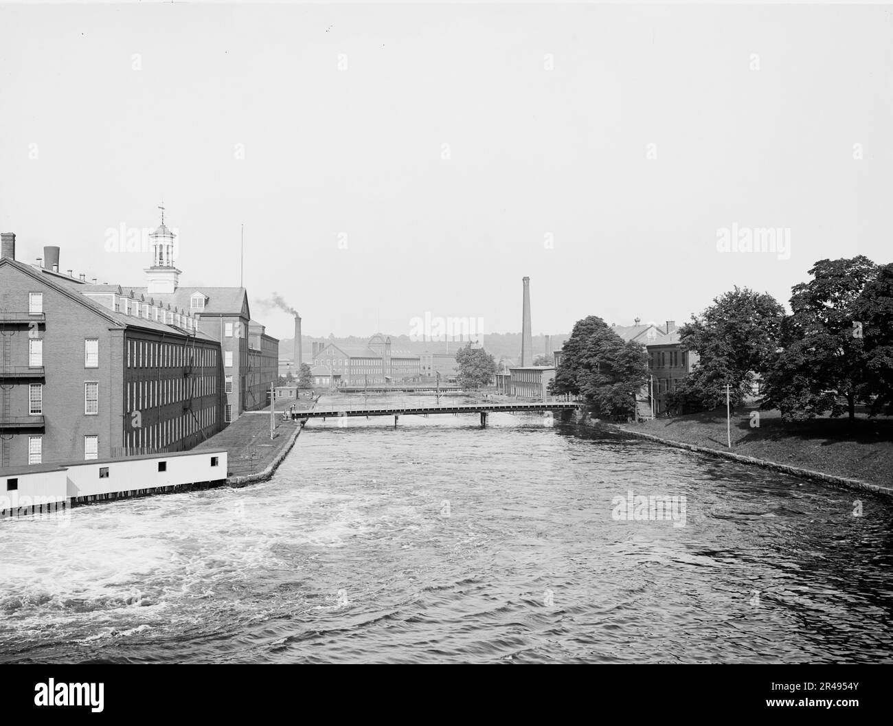 Paper mills, Holyoke, Mass., between 1900 and 1906 Stock Photo - Alamy