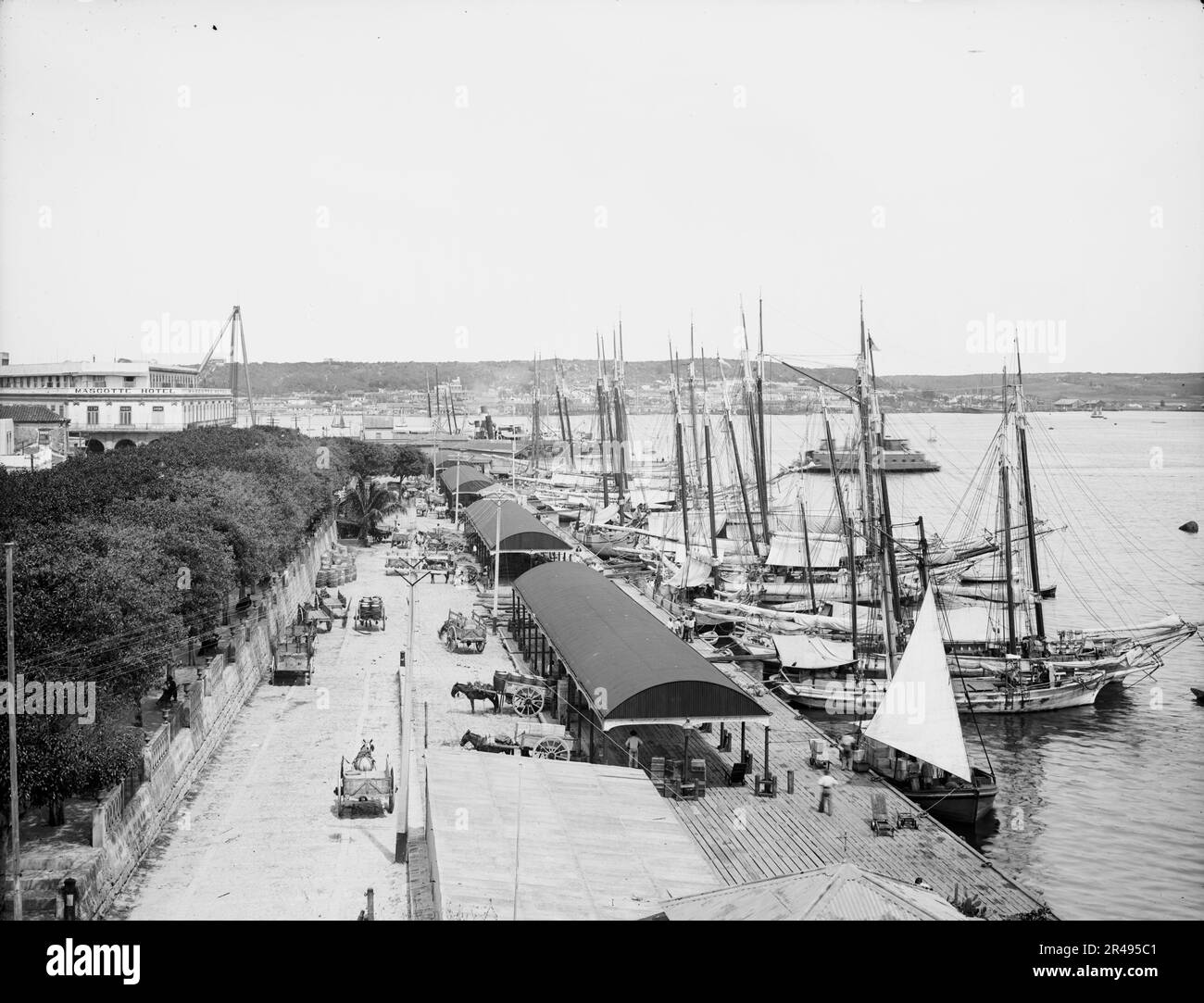 Havana docks company hi-res stock photography and images - Alamy