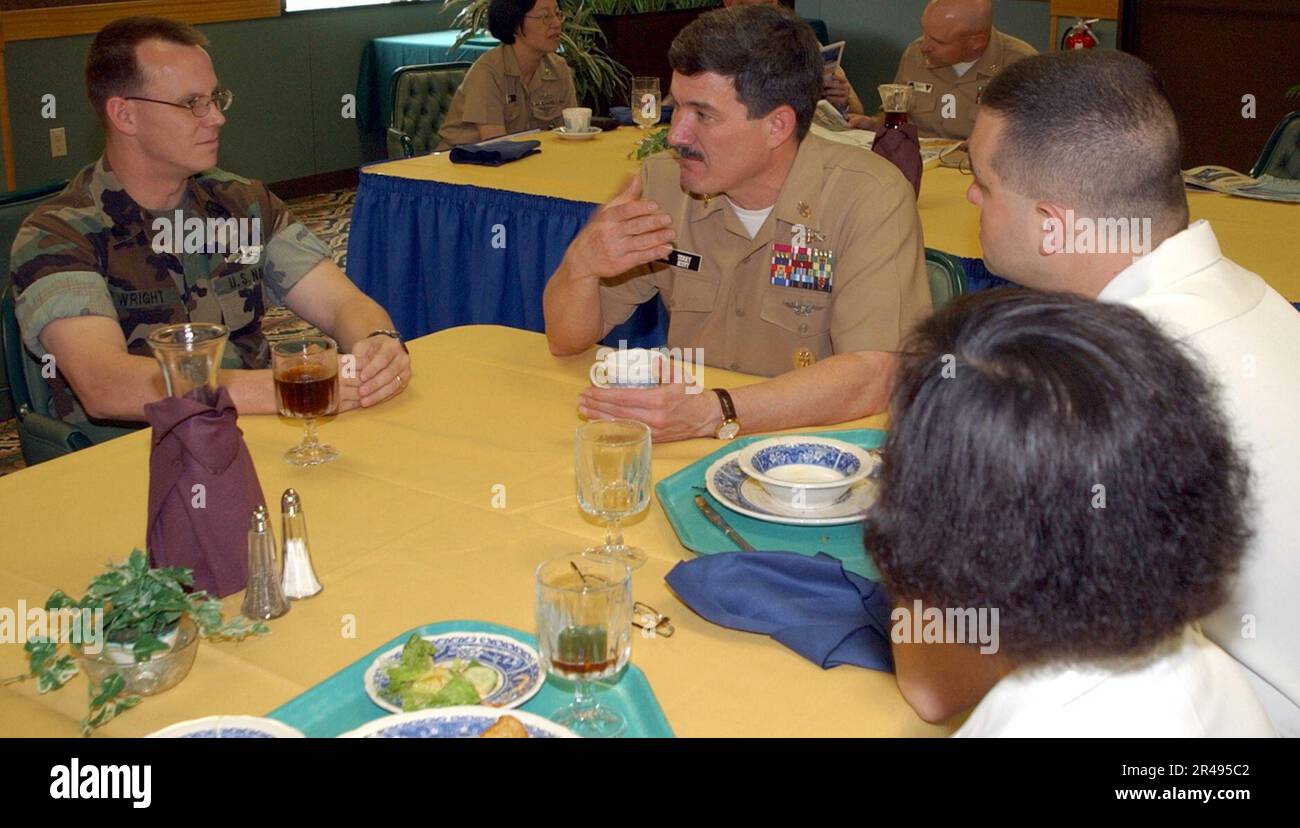 US Navy Master Chief Petty Officer of the Navy (MCPON) speaks with ...