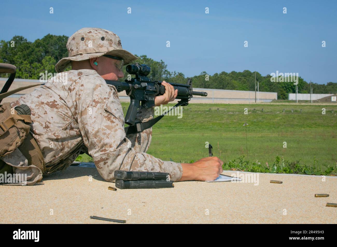 Recruits with Oscar Company, 4th Recruit Training Battalion, conduct ...