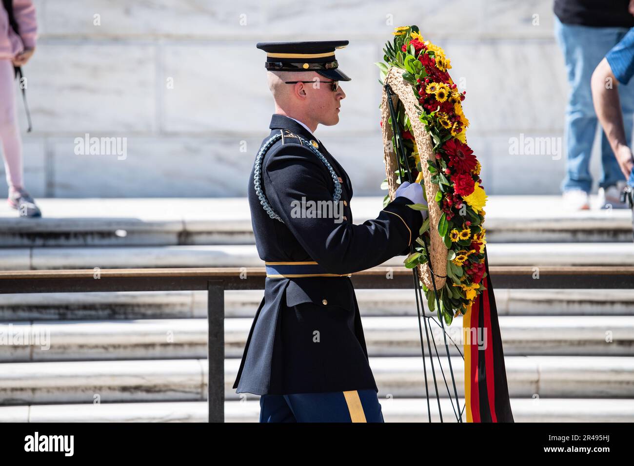 Tomb guards from the 3d U.S. Infantry Regiment (The Old Guard) conduct ...