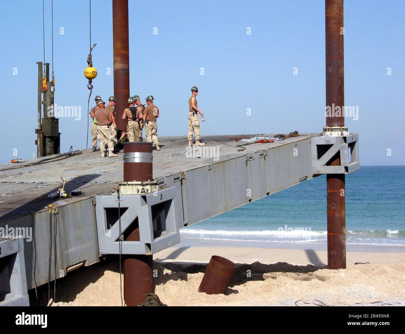 US Navy U.S. Navy Seabees attached to Amphibious Construction ...