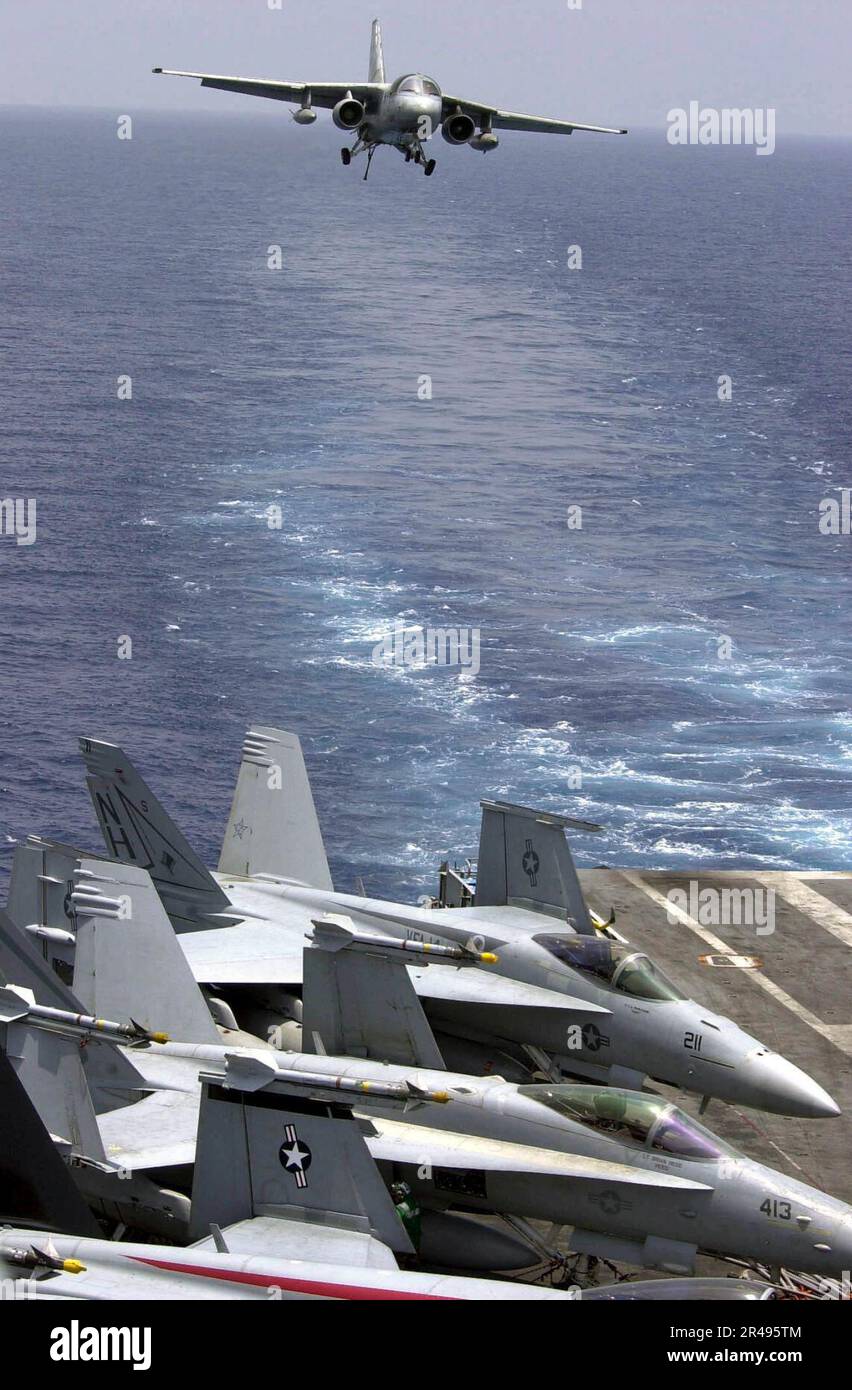 US Navy An S-3B Viking assigned to the DragonfiresSea Control Squadron ...