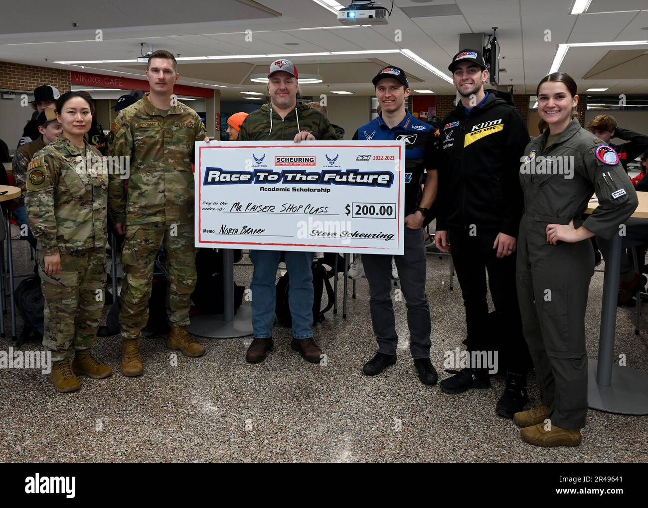 From left to right, Staff Sergeant Sujuan Zhang, 343rd Recruiting ...