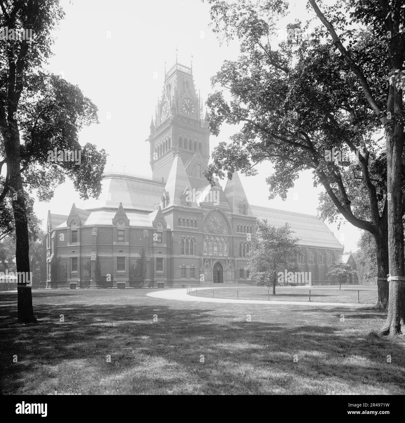 Harvard memorial hall Black and White Stock Photos & Images - Alamy Harvard memorial hall Black and White Stock Photos & Images - Alamy