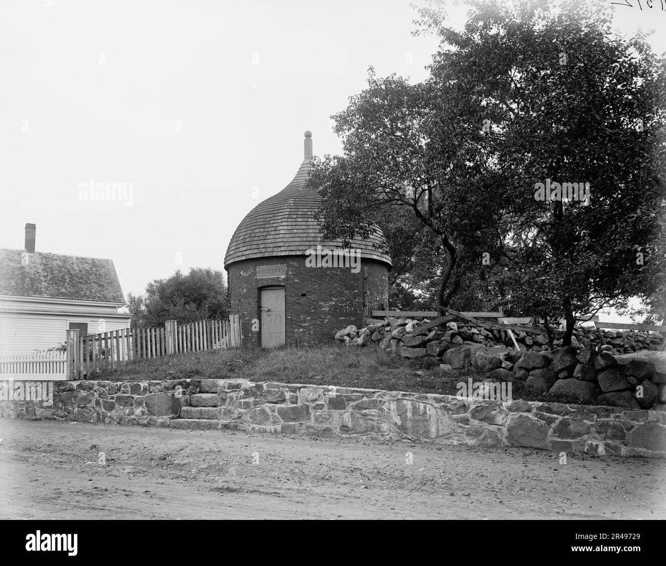 Plate powder Black and White Stock Photos & Images - Alamy