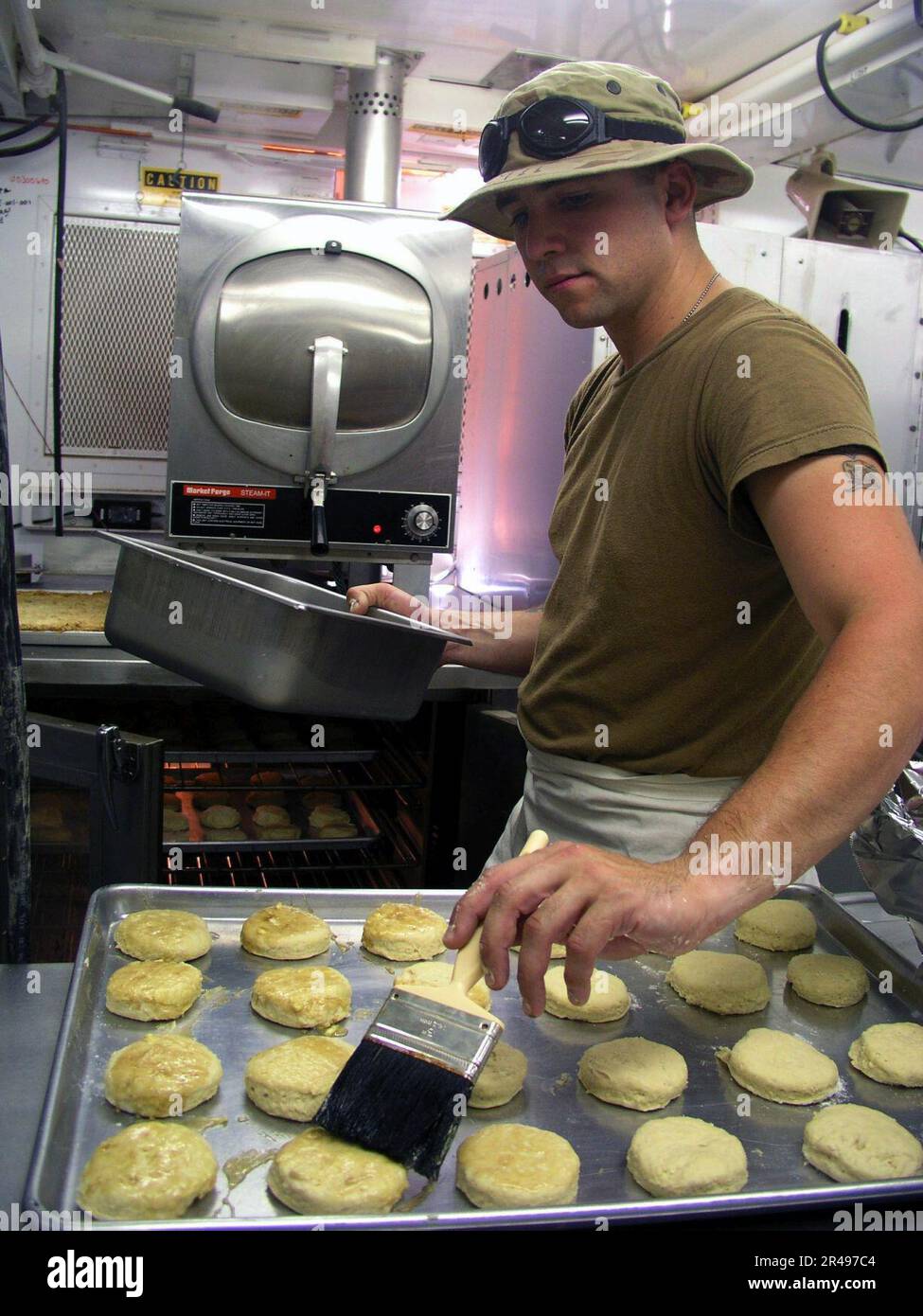 Navy mess hi-res stock photography and images - Alamy