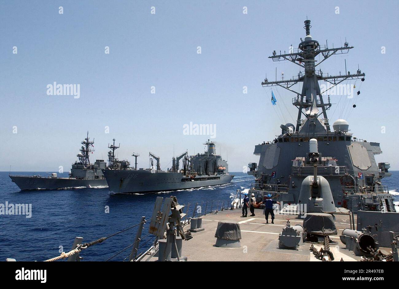 US Navy The guided missile destroyer USS Mitscher (DDG 57) conducts ...