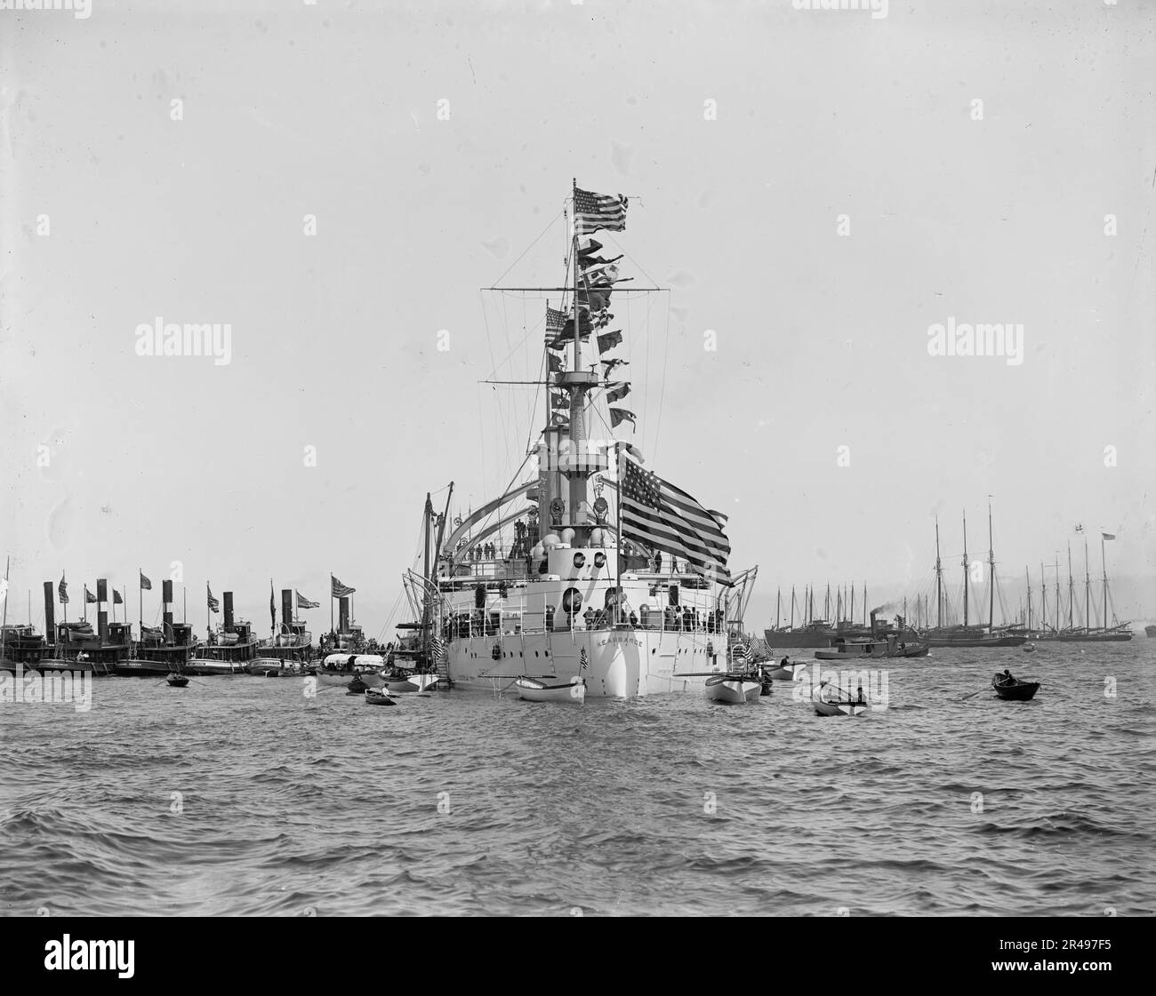 The kearsarge Black and White Stock Photos & Images - Alamy