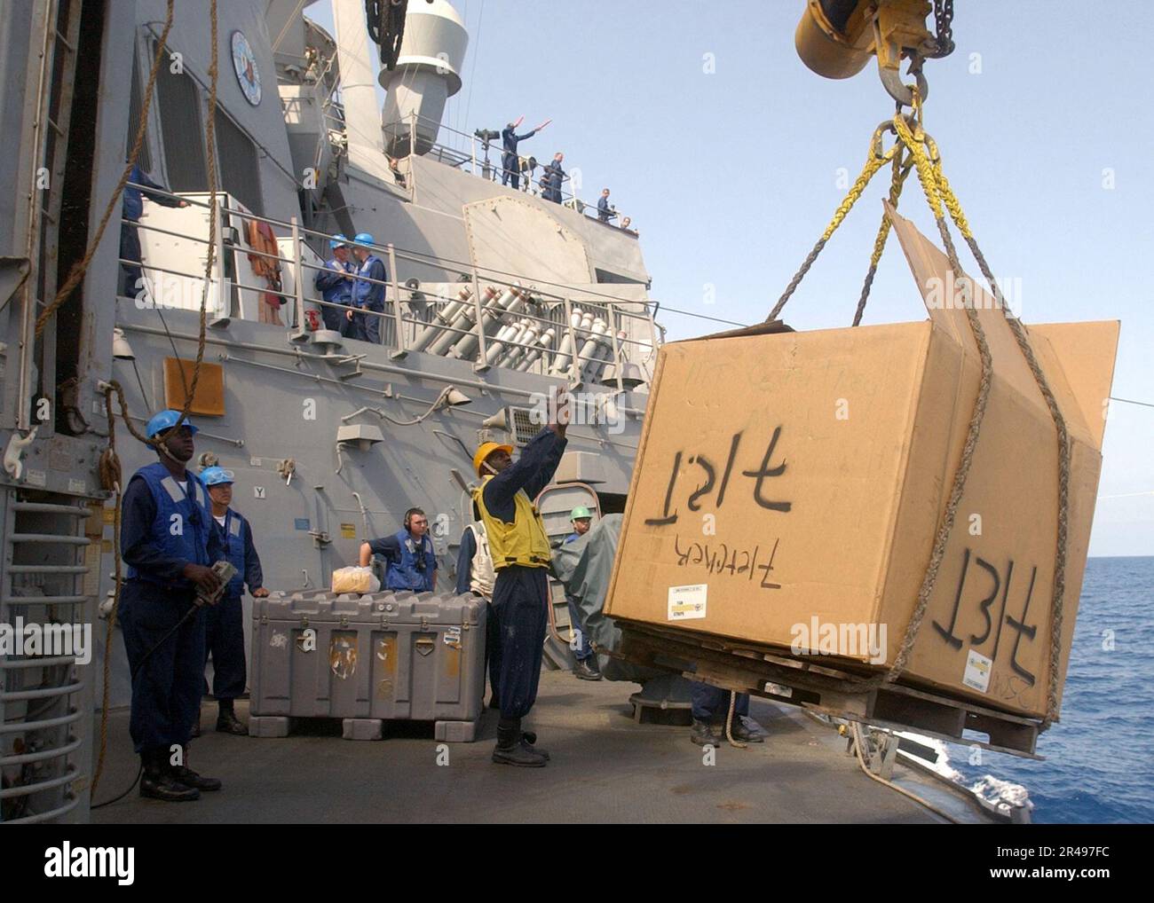US Navy The guided missile destroyer USS Mitscher (DDG 57) Deck ...