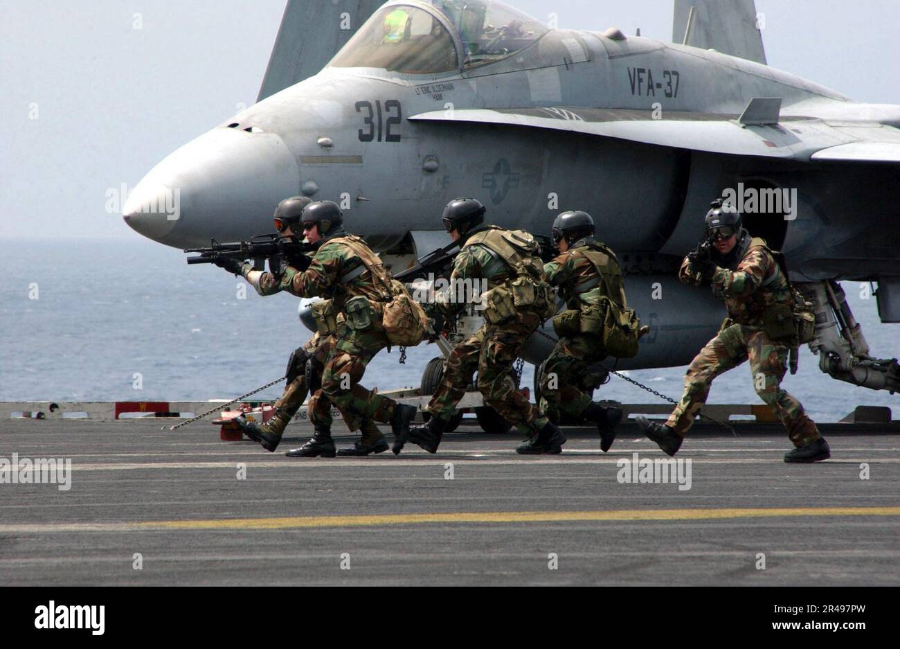 US Navy Members of Explosive Ordnance Disposal Mobile Unit Two (EODMU 2 ...