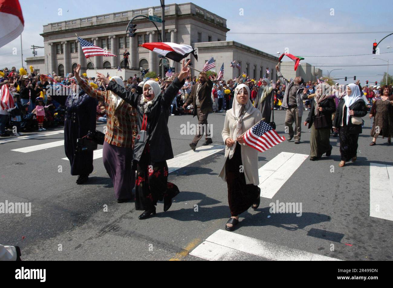 US Navy Women of the Everett-Iraqi community join in on a parade ...