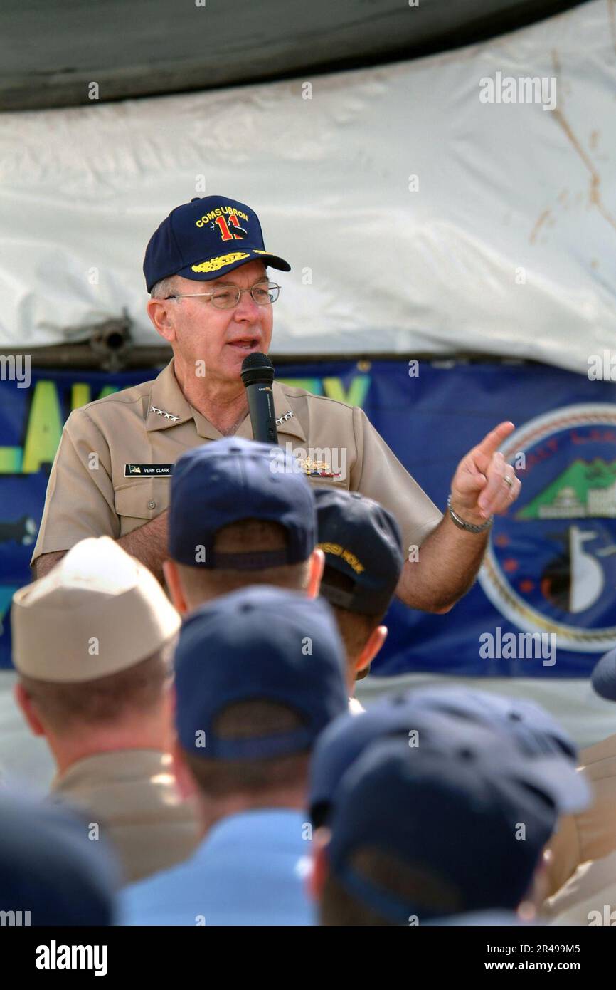 US Navy Adm. Vern Clark Stock Photo - Alamy