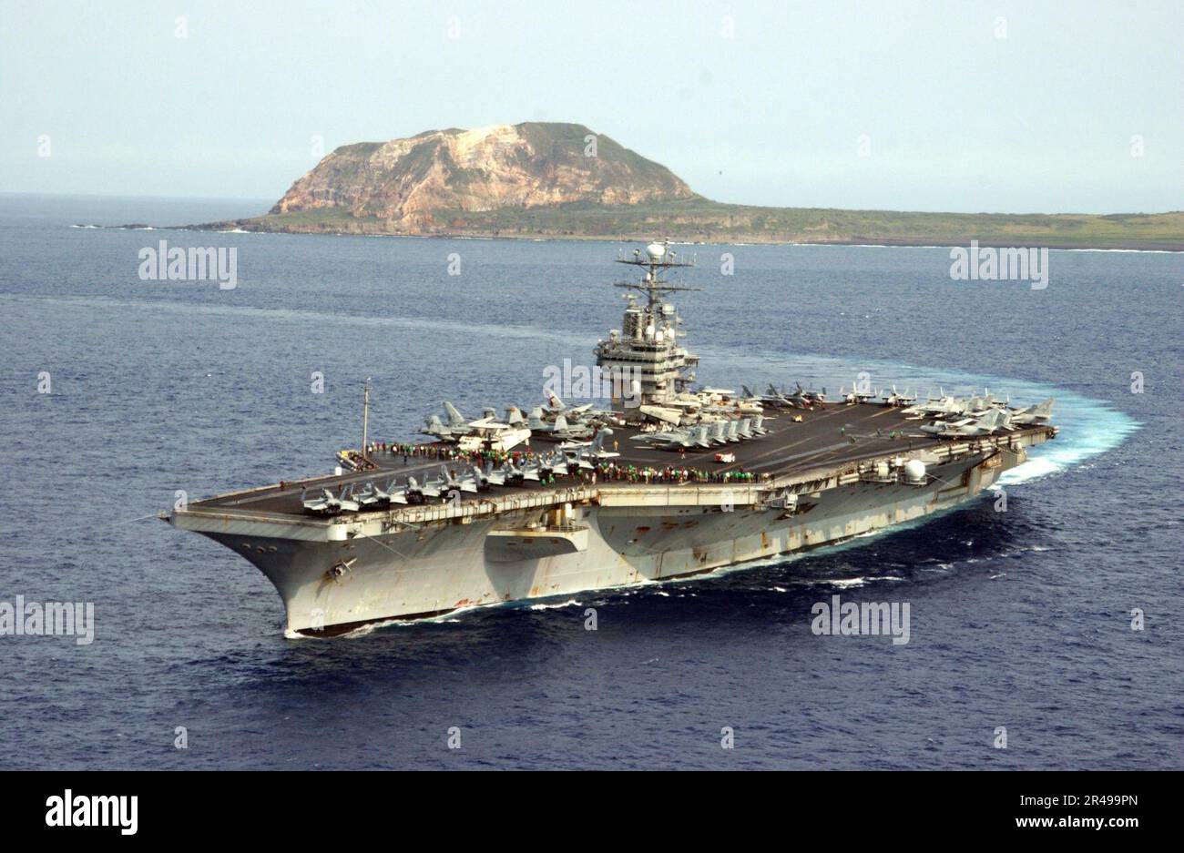 US Navy Sailors aboard the aircraft carrier USS Carl Vinson (CVN 70 ...