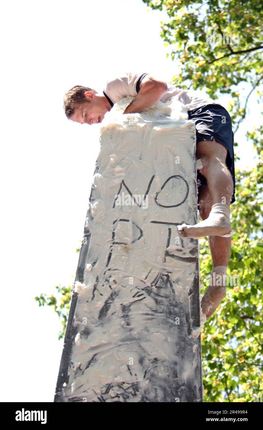 US Navy Daniel Shea, a U.S. Naval Academy freshman Stock Photo - Alamy