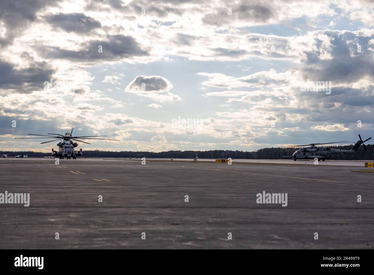 Maw helicopters hi-res stock photography and images - Alamy
