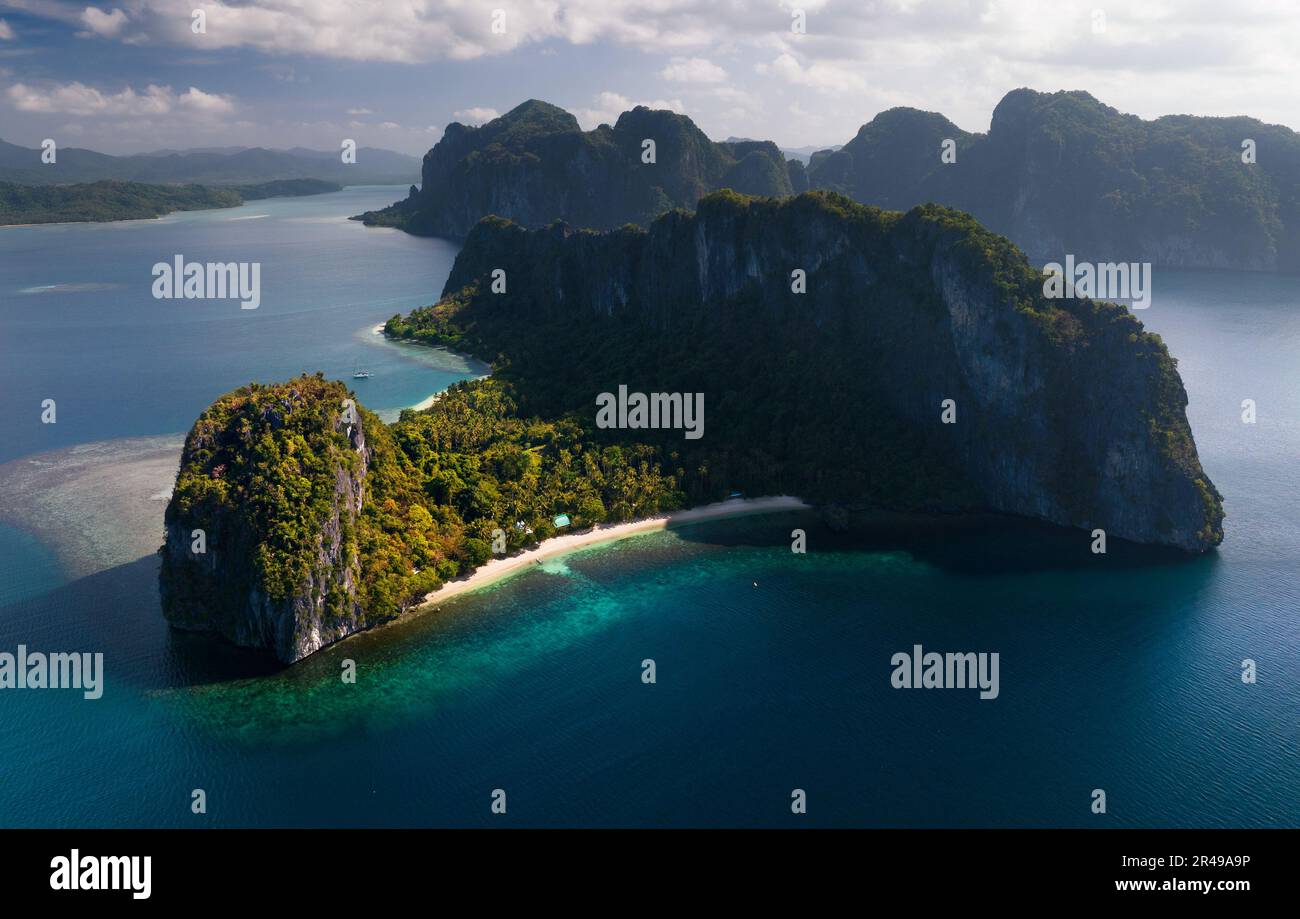 Pinagbuyutan island el nido hi-res stock photography and images - Alamy