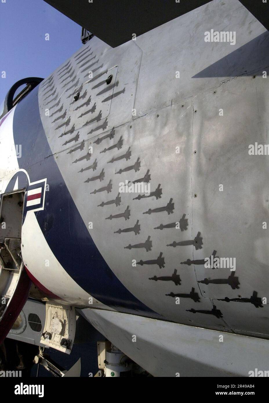 US Navy An F-14D Tomcat assigned to the Bounty Hunters of Fighter ...