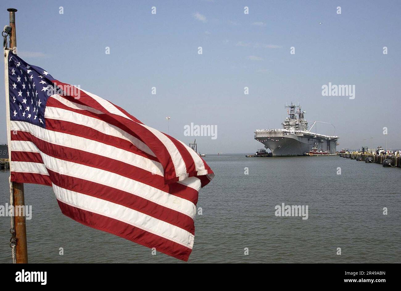 US Navy The amphibious assault ship USS Nassau (LHA 4) returns to its ...