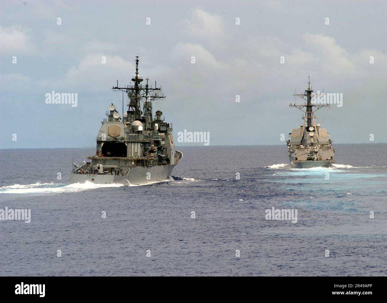 US Navy The guided missile cruiser USS Antietam (CG 54) approaches the ...