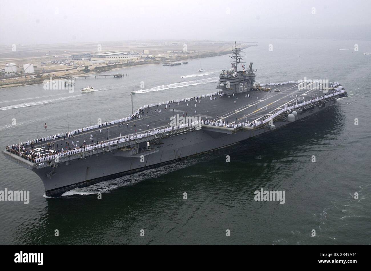 US Navy USS Constellation (CV 64) returns to its homeport in San Diego ...