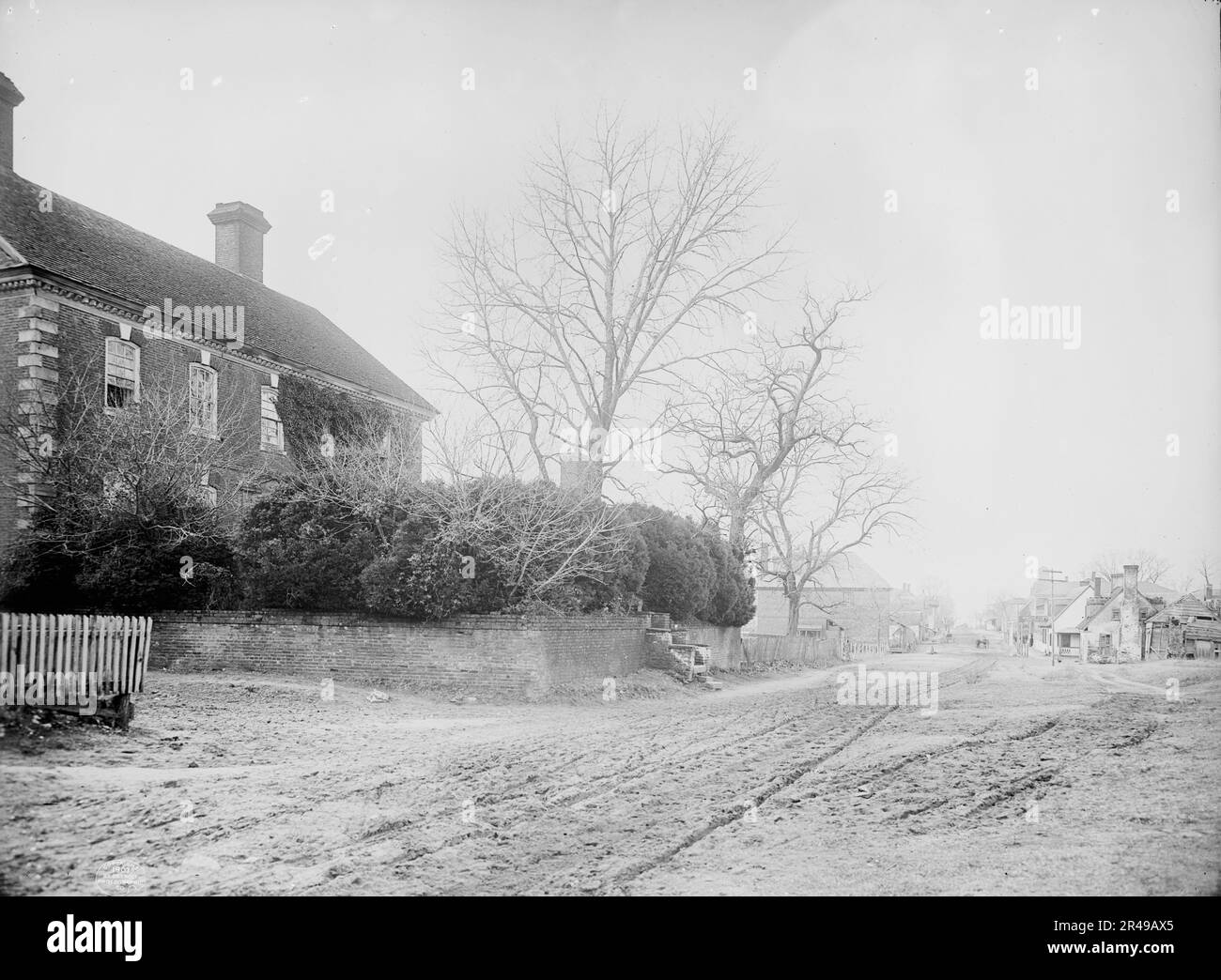 Nelson House (i.e. York Hall) and street view, Yorktown, Va., c1903 ...