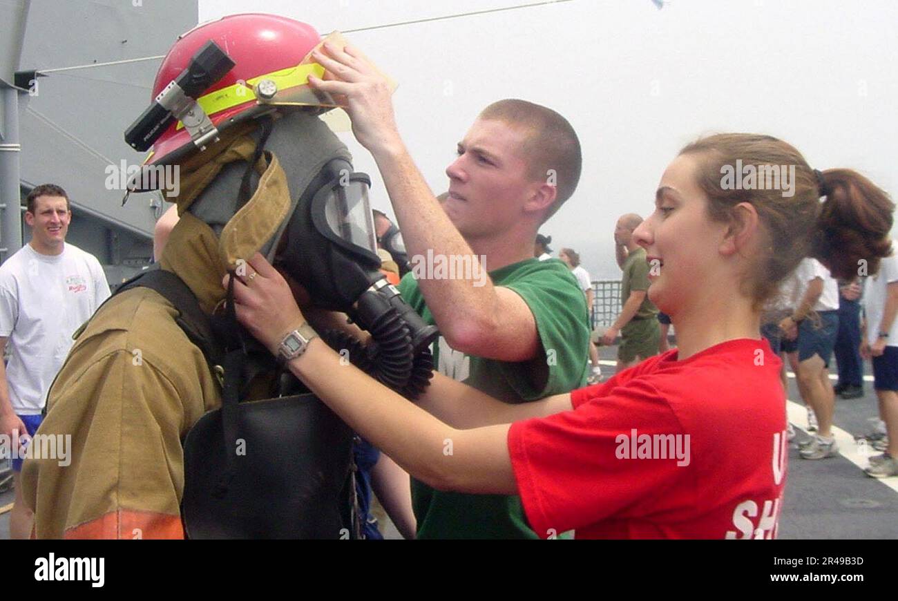 US Navy Damage Controlman Stock Photo - Alamy