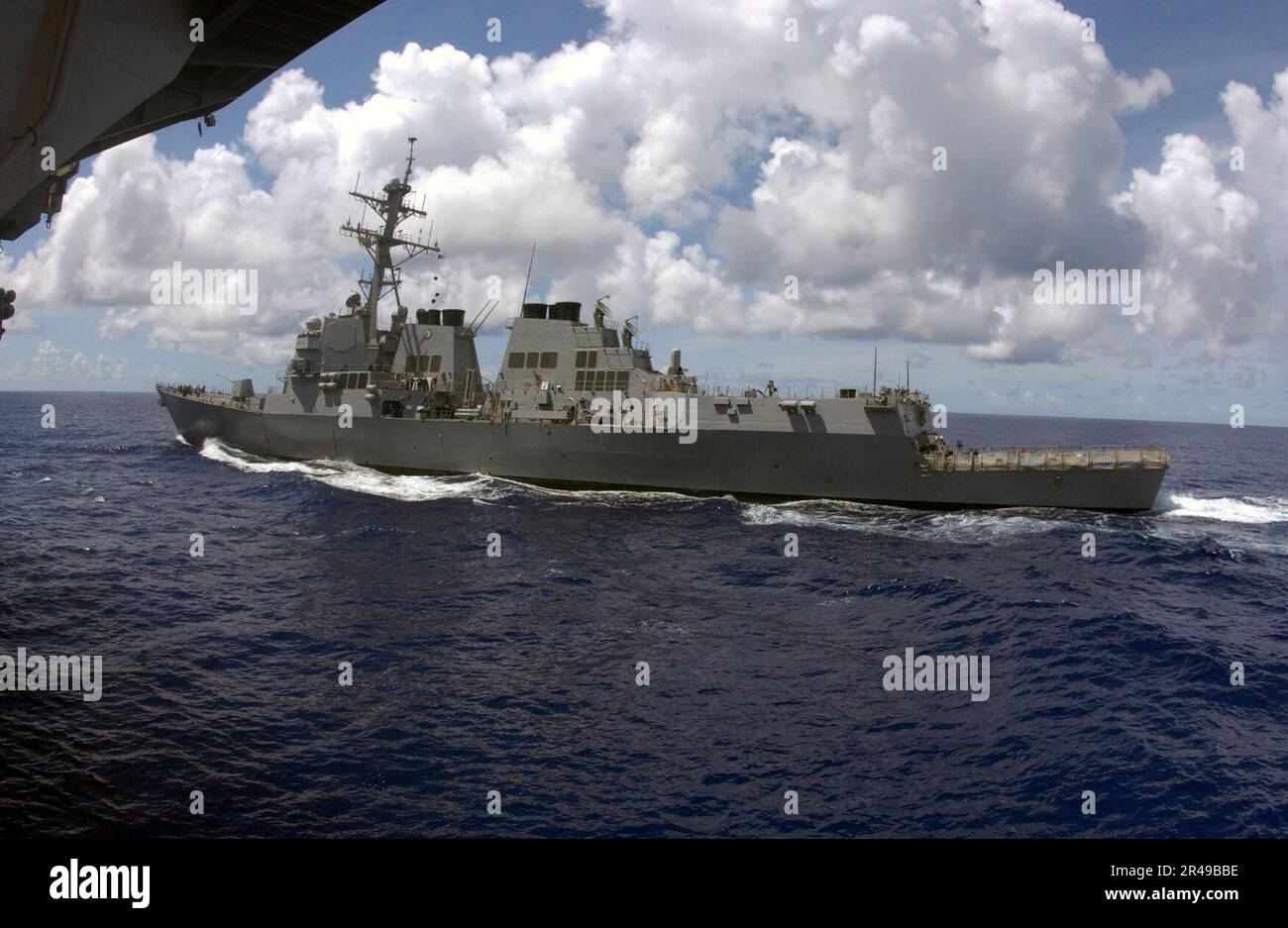 US Navy The guided missile destroyer USS Lassen (DDG 82) underway ...