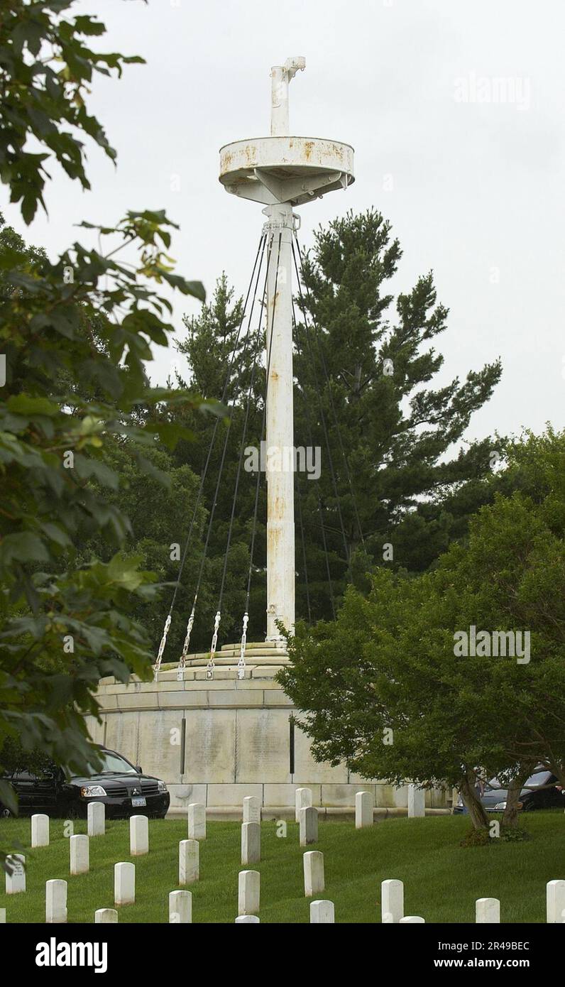 US Navy The Maine Mast Monument, bounded on two sides by Sigsbee Drive ...