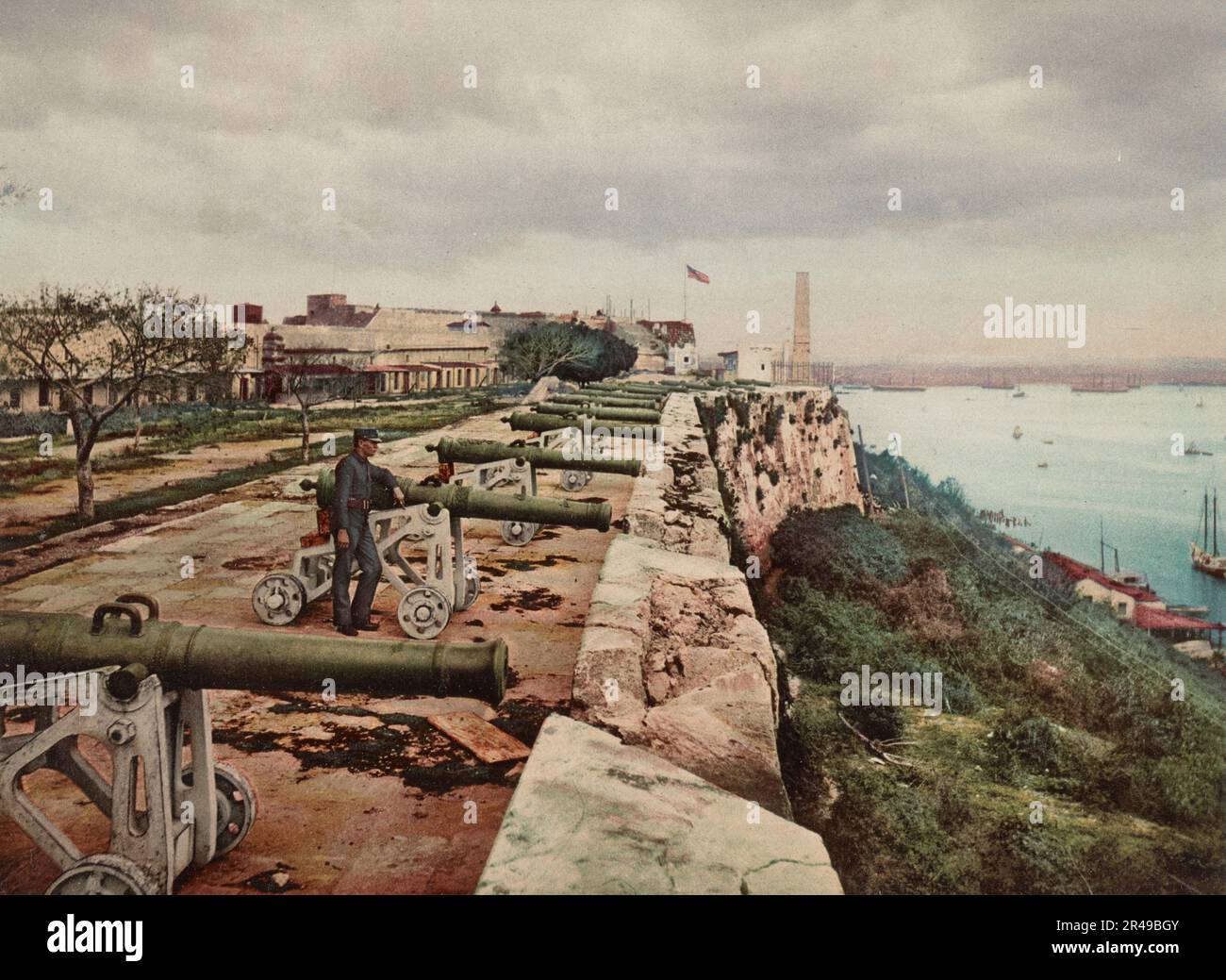 El parapeto de la Cabana, Habana, c1900. (Parapet of la Cabana Stock ...