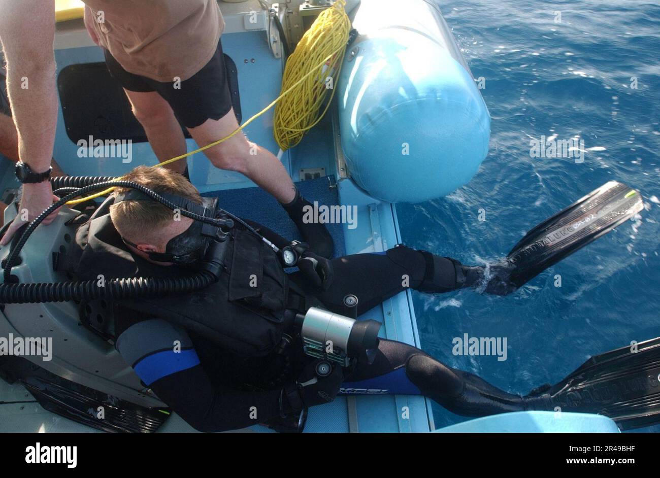 US Navy Gunner's Mate 1st Class assigned to Explosive Ordnance Disposal ...