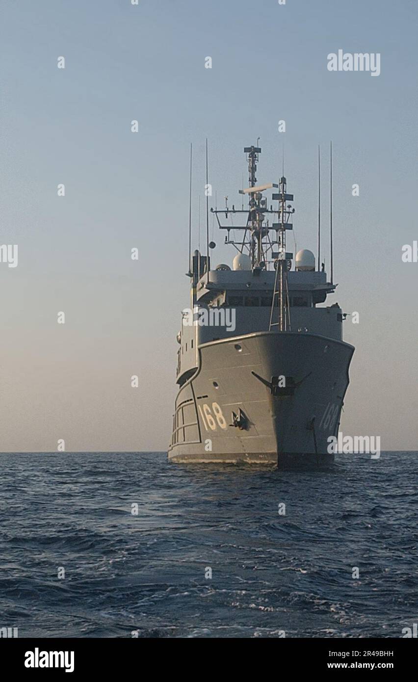US Navy USNS Catawba (T-ATF 168) steams through the waters of the ...