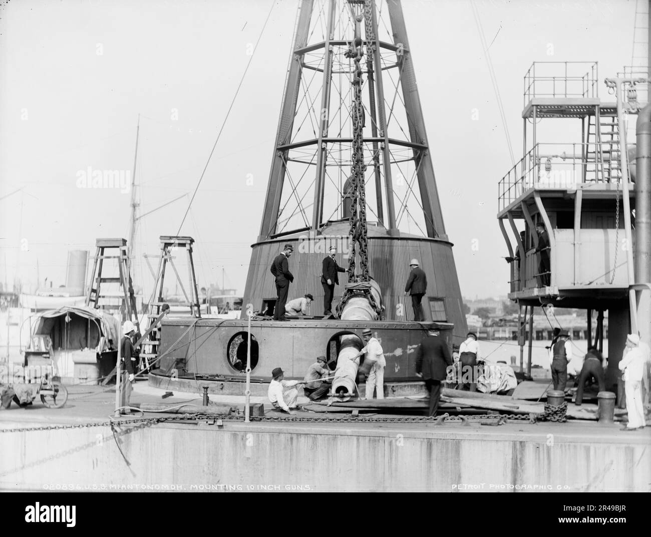 Uss monitor turret Black and White Stock Photos & Images - Alamy